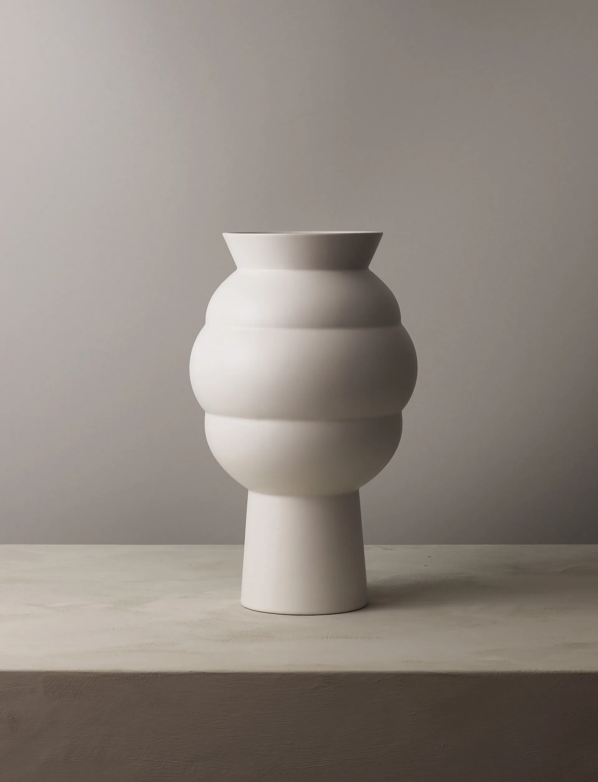Vase Tortus Archie No4 37 cm de Knabstrup Keramik - NordicNest.fr